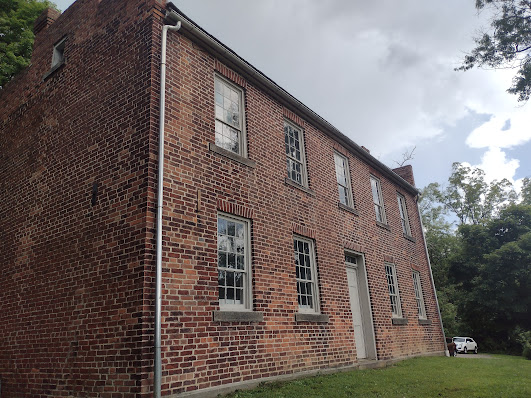 Exploring the Historic Frazee House in Valley View – Found in Ohio